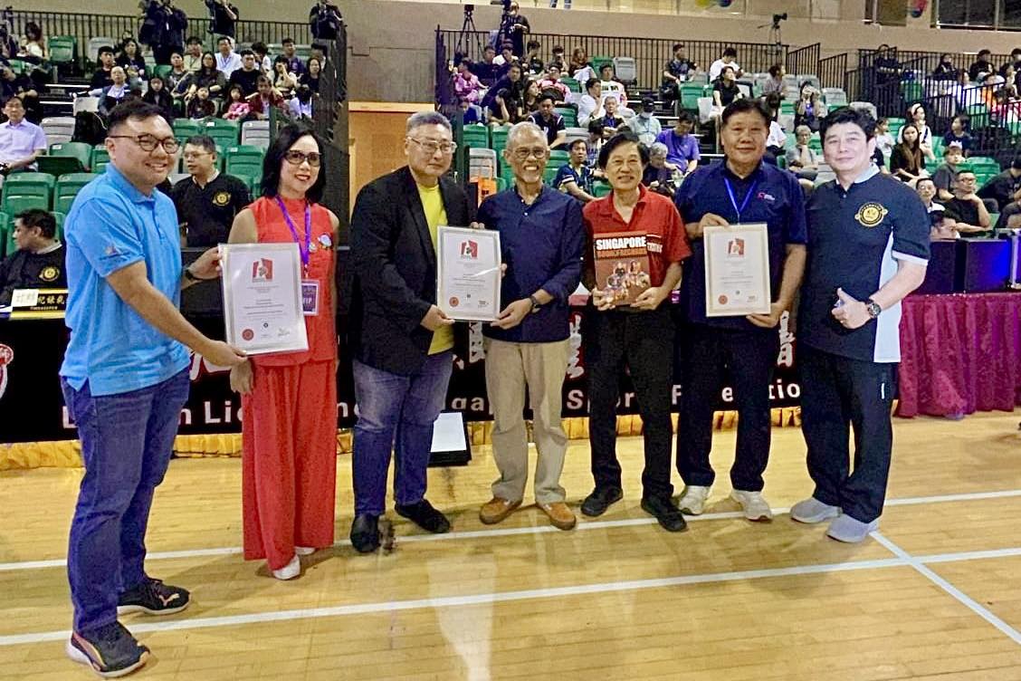 Luminous Dragon Dance: S'pore & M'sia Glow for SG60 | Tampines Hub News